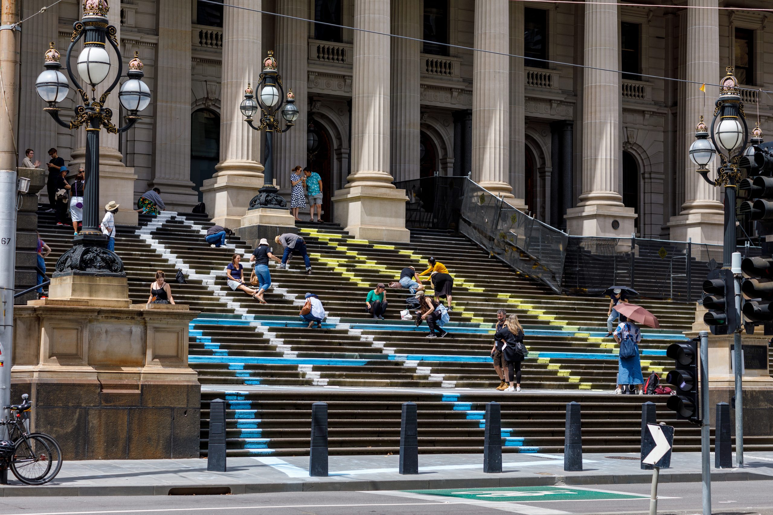 Kerrie Poliness: Parliament Steps Walking Drawing – ACCA