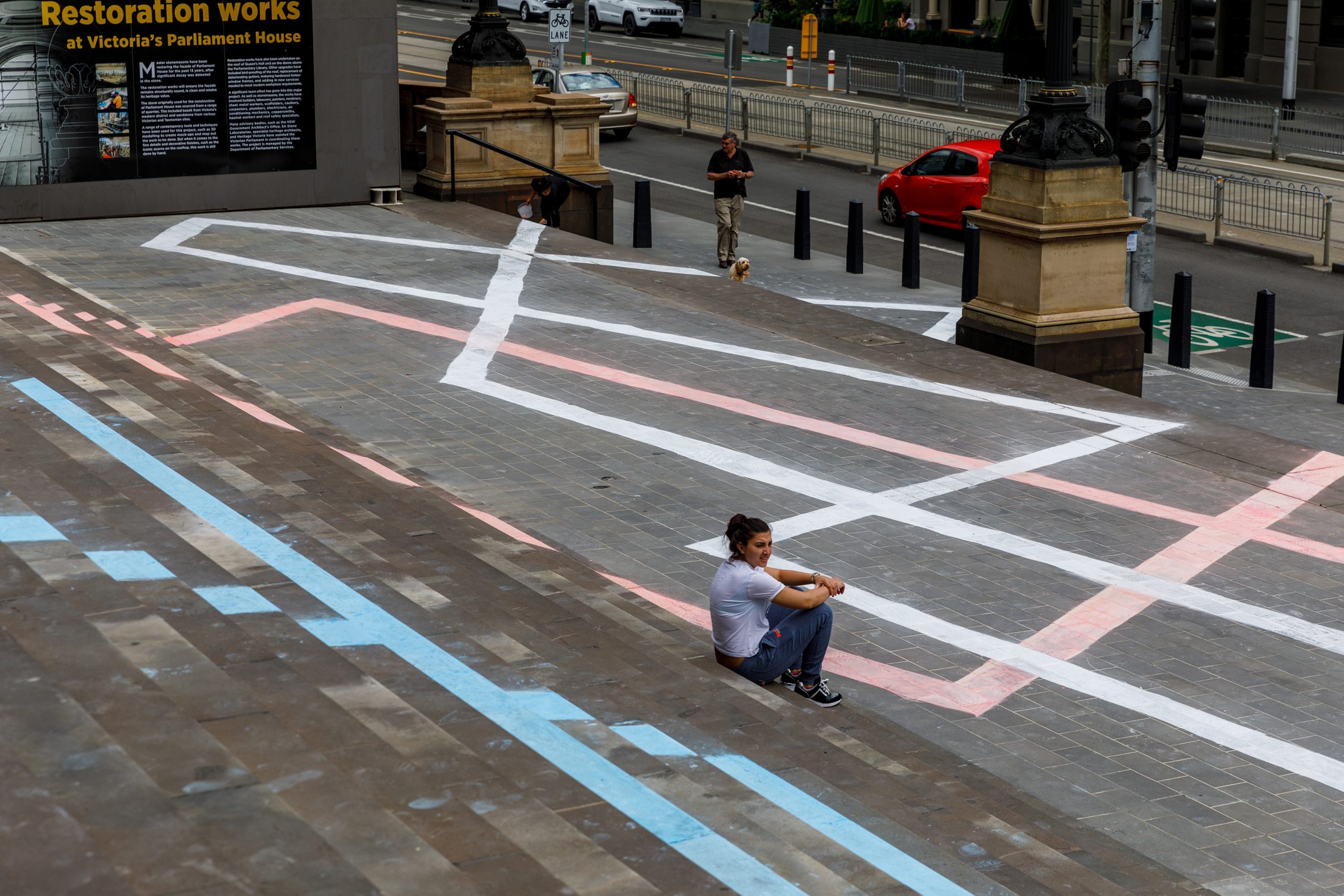 Kerrie Poliness: Parliament Steps Walking Drawing – ACCA