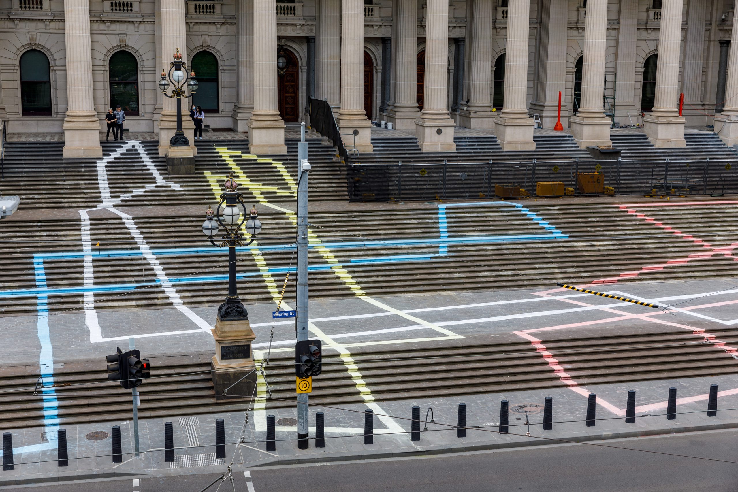 Kerrie Poliness: Parliament Steps Walking Drawing – ACCA